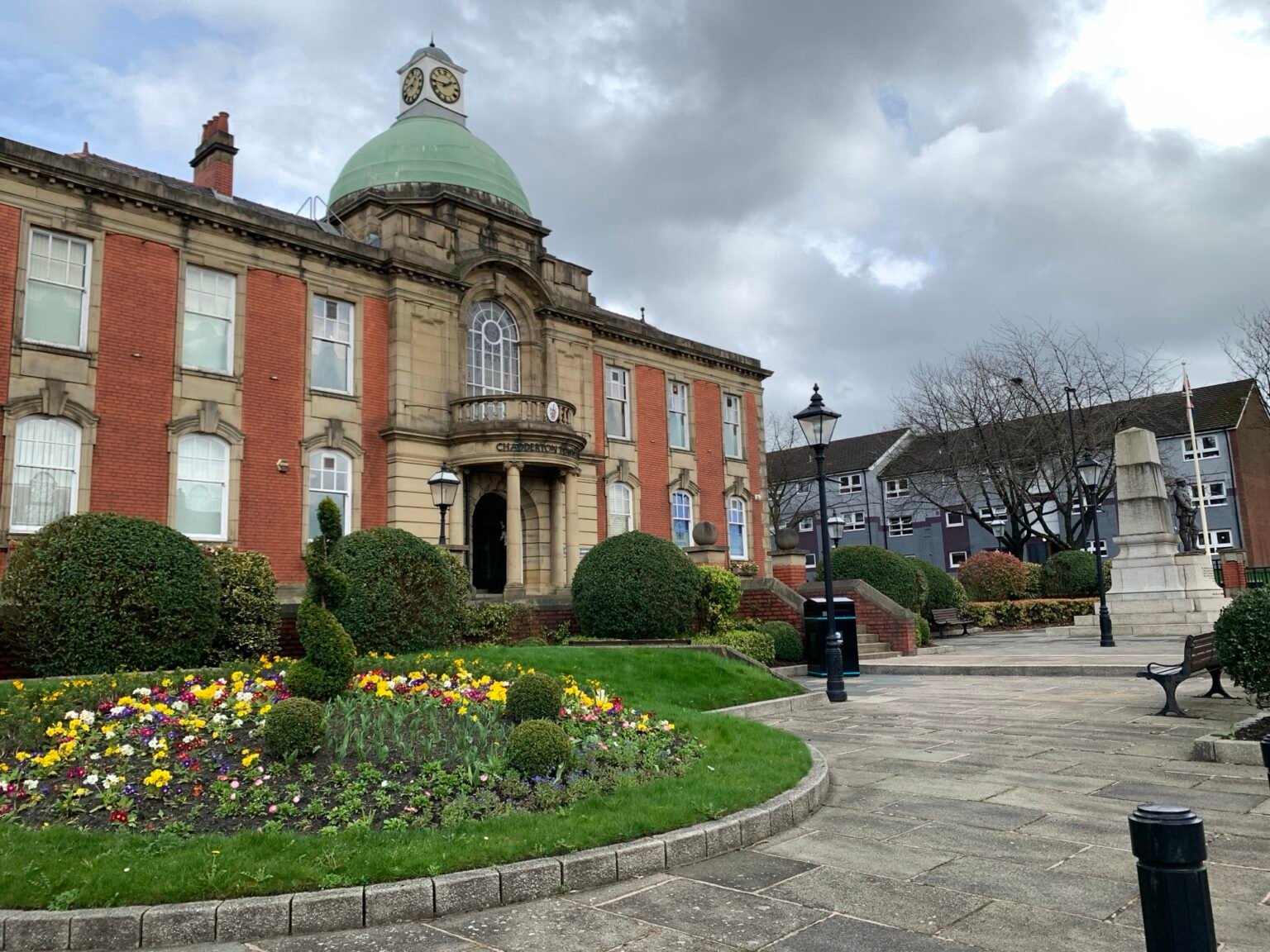 Chadderton Town Hall - A Brief History - MancHistorian