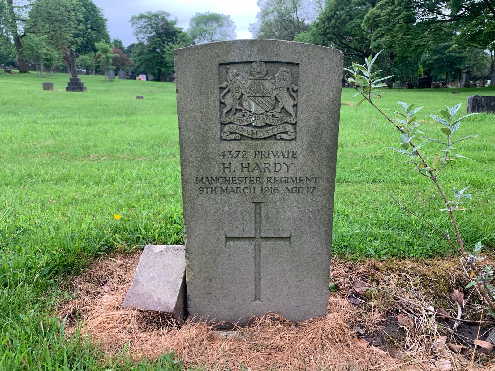Teenage Soldiers of WW1: Chadderton Cemetery - MancHistorian